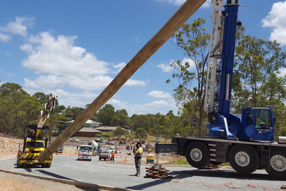 Can Mobile Cranes Drive on the Road and Motorway?