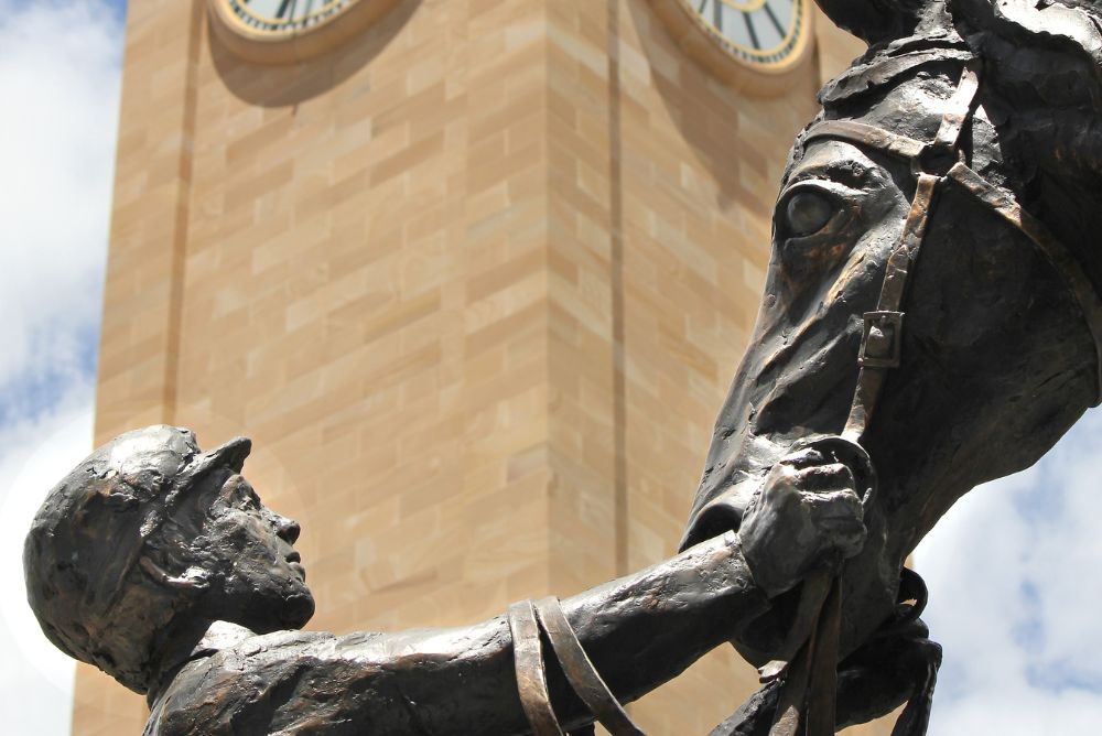 How to Move Large Outdoor Statues Safely and Efficiently